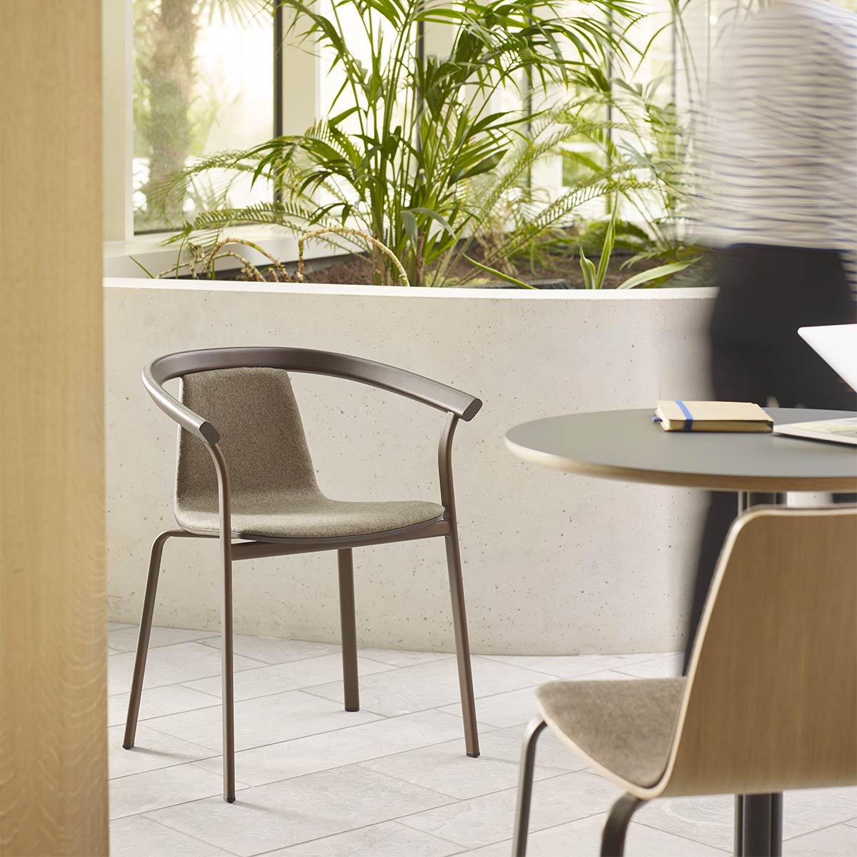 Atal Bridge Chair Upholstered Shell I ALKI – Alki Fr