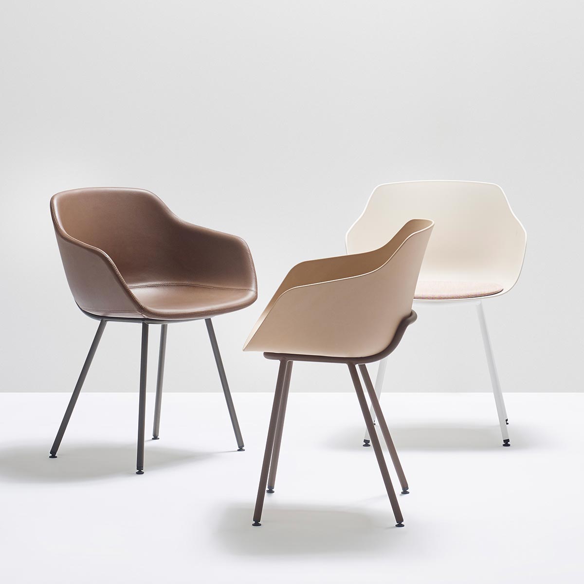 Kuskoa Bi Chair Bioplastic Metal with pad I ALKI – Alki Fr